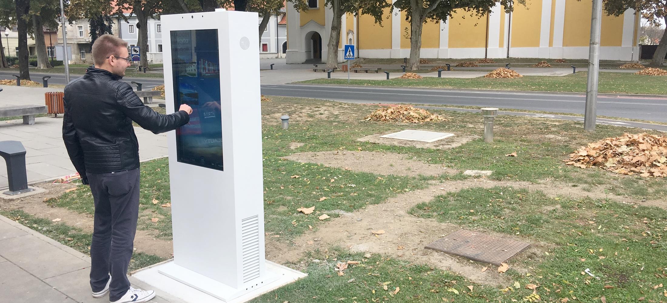 Interactive info totem for the Tourist Board Virovitica - Pandopad